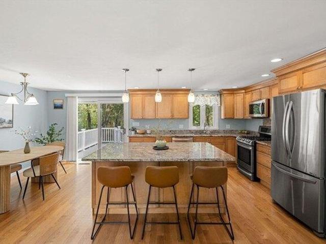 house with 3 bedroom, Burlington MA ES103431429