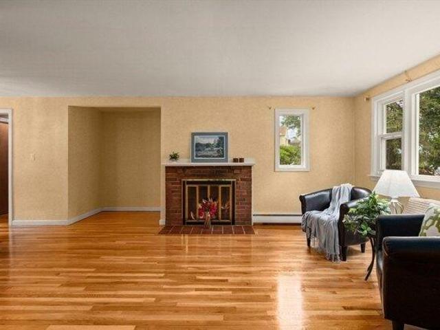 house with 3 bedroom, Burlington MA ES103773936