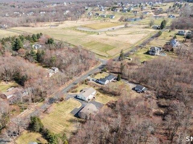 house with 3 bedroom, Burlington CT DLS101748311