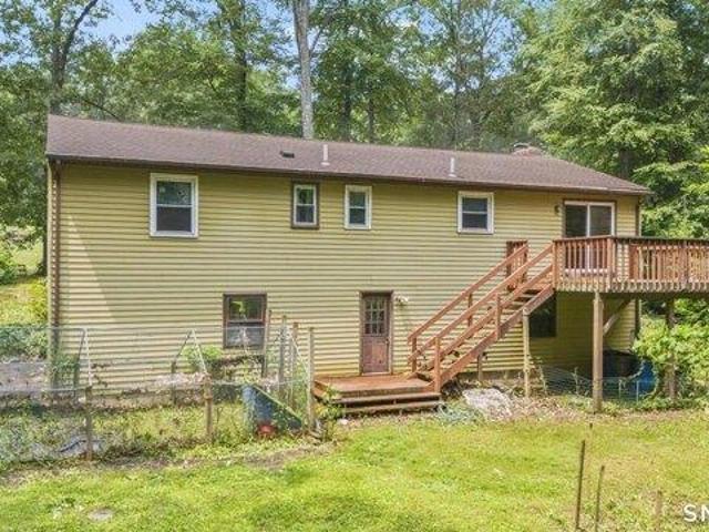 house with 3 bedroom, Burlington CT ES104791510