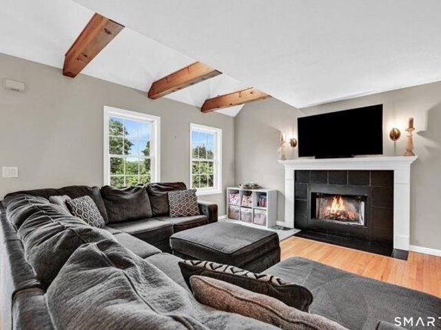 house with 3 bedroom, Burlington CT ES105113805