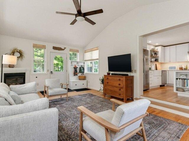 house with 3 bedroom, Burlington VT ES104445220