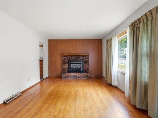 house with 3 bedroom, Burlington VT ES105106548
