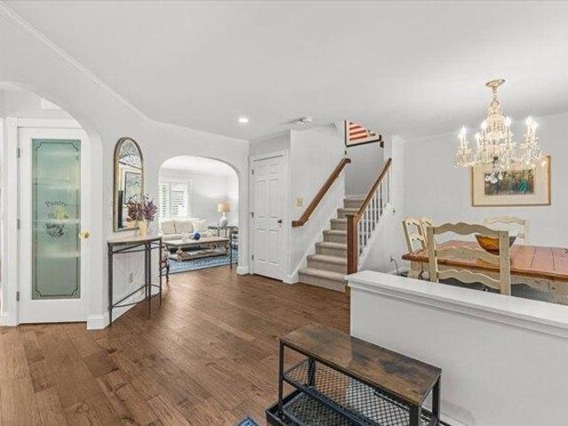house with 3 bedroom, Burlington VT ES103619372