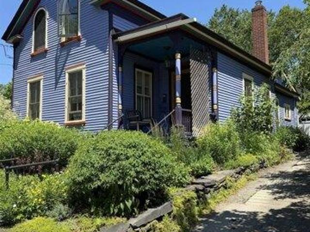house with 3 bedroom, Burlington VT ES103887168