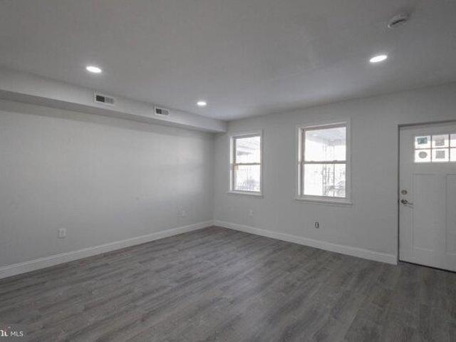 house with 3 bedroom, Camden NJ DS102475643