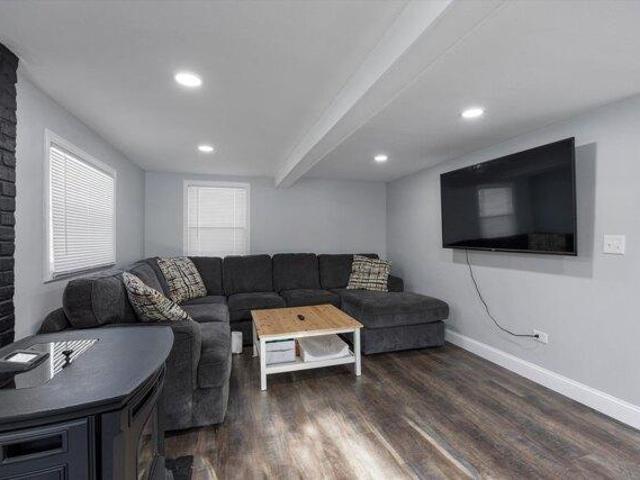 house with 3 bedroom, Canterbury NH DS88134577