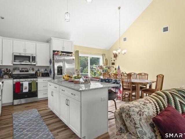 house with 3 bedroom, Canterbury CT ES104409534