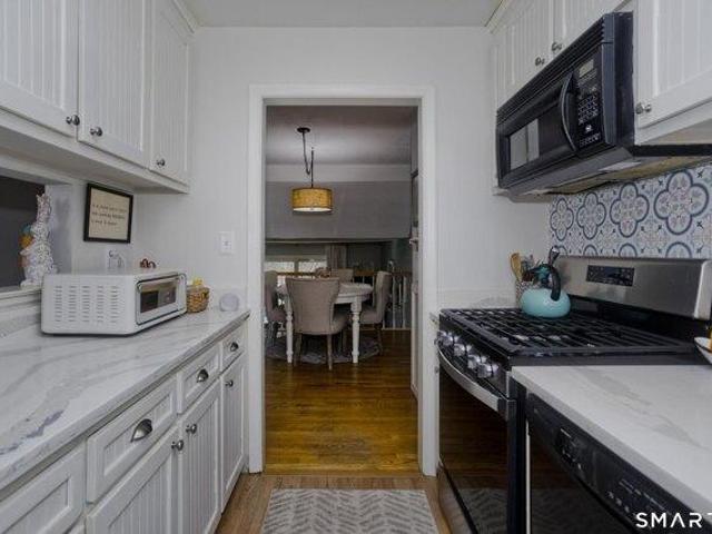house with 3 bedroom, Canton CT DLS102594171