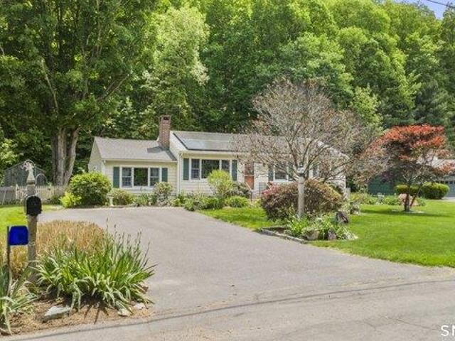 house with 3 bedroom, Canton CT DLS102823658