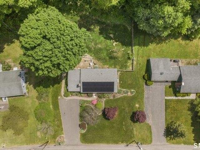 house with 3 bedroom, Canton CT ES102823658