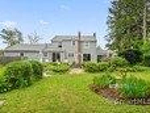 house with 3 bedroom, Canton CT ES104077757