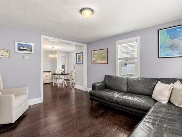 house with 3 bedroom, Canton MA ES103432731