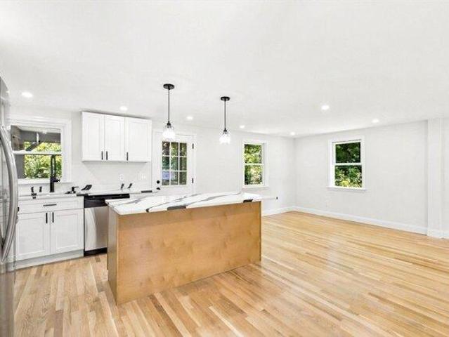 house with 3 bedroom, Canton MA ES103435854