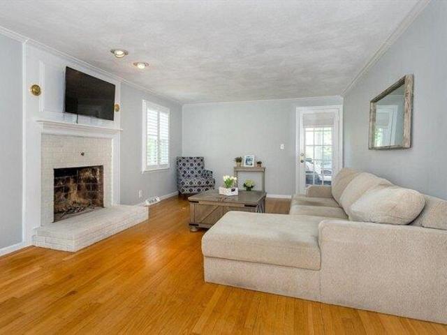 house with 3 bedroom, Canton MA ES103101839