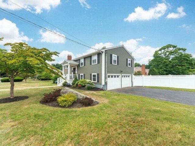 house with 3 bedroom, Canton MA ES104921358