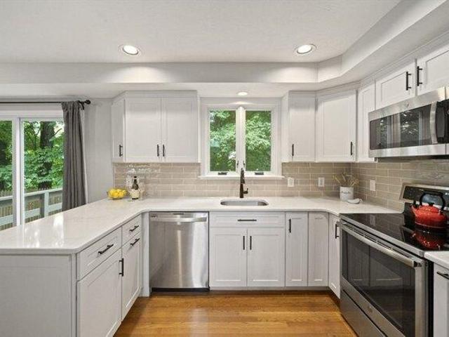 house with 3 bedroom, Canton MA ES105124325