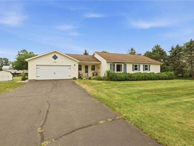 house with 3 bedroom, Canandaigua NY ES104905401