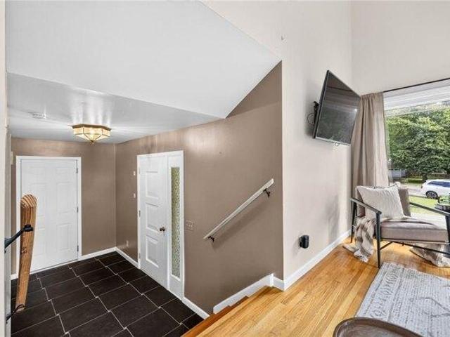 house with 3 bedroom, Canandaigua NY ES104906344
