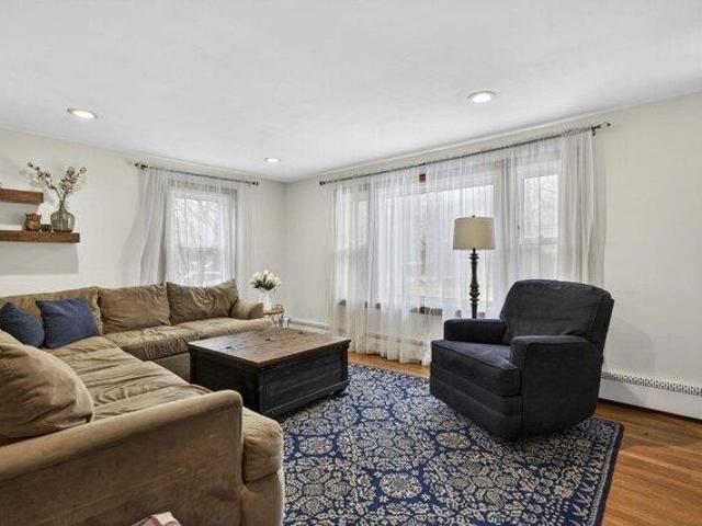 house with 3 bedroom, Candia NH DLS102860969
