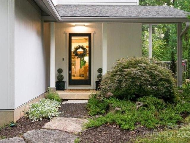 house with 3 bedroom, Candler NC DS103500908