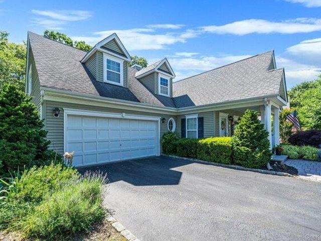 house with 3 bedroom, Calverton NY ES103624867