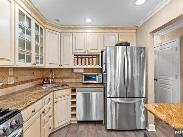 house with 3 bedroom, Caldwell NJ DLS102443377