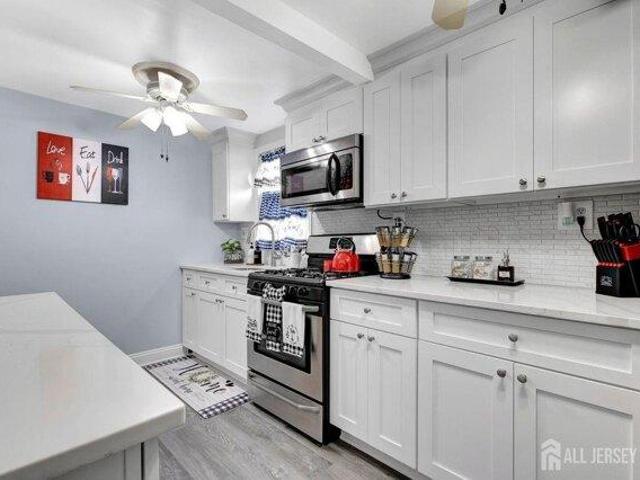 house with 3 bedroom, Carteret NJ DLS102729501