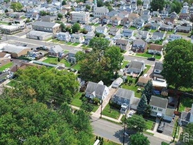 house with 3 bedroom, Carteret NJ ES105157172