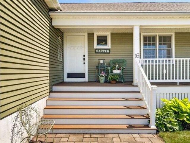 house with 3 bedroom, Carver MA DS104237321