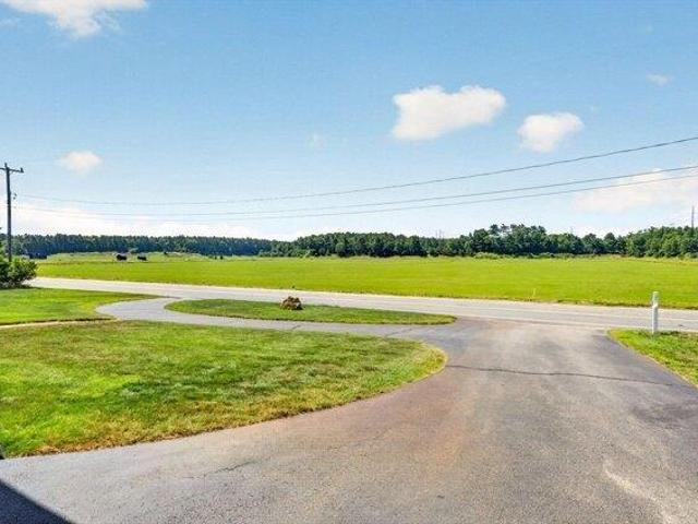 house with 3 bedroom, Carver MA ES104904973