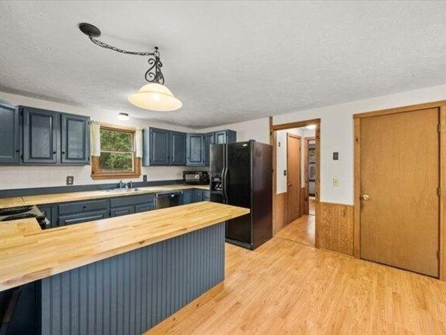 house with 3 bedroom, Carver MA ES105060465