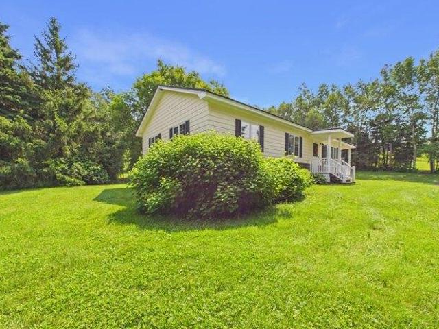 house with 3 bedroom, Caribou ME ES104832414