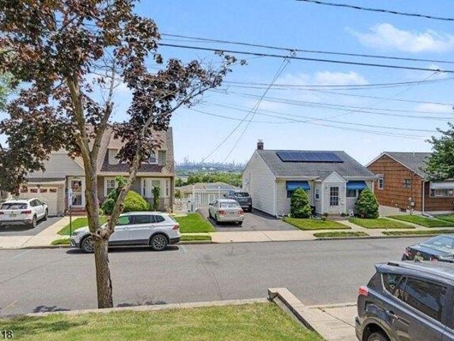 house with 3 bedroom, Carlstadt NJ DS104407456