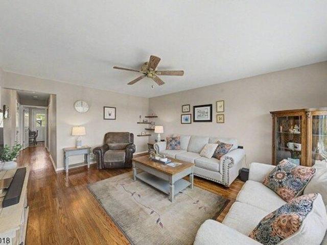 house with 3 bedroom, Carlstadt NJ ES104720011