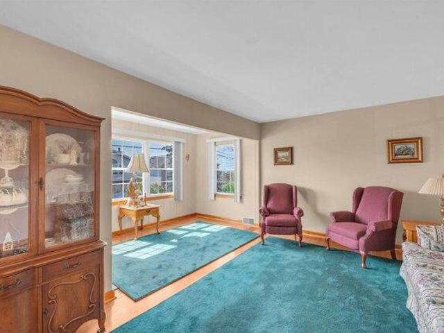 house with 3 bedroom, Carlstadt NJ ES105316496
