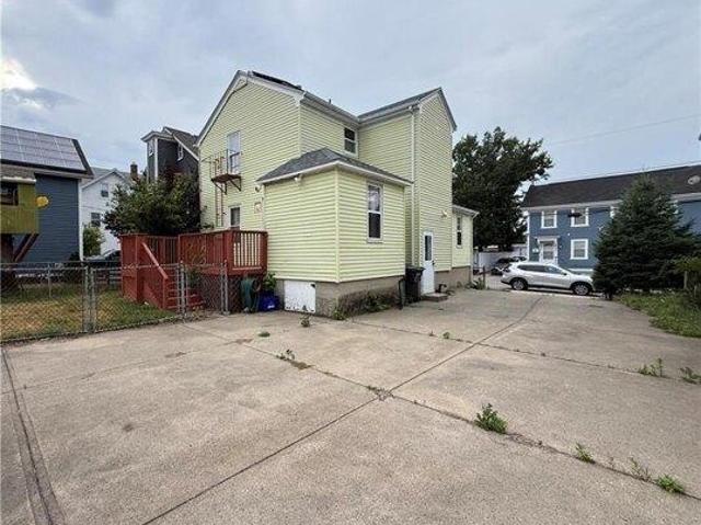 house with 3 bedroom, Central Falls RI DS104375931