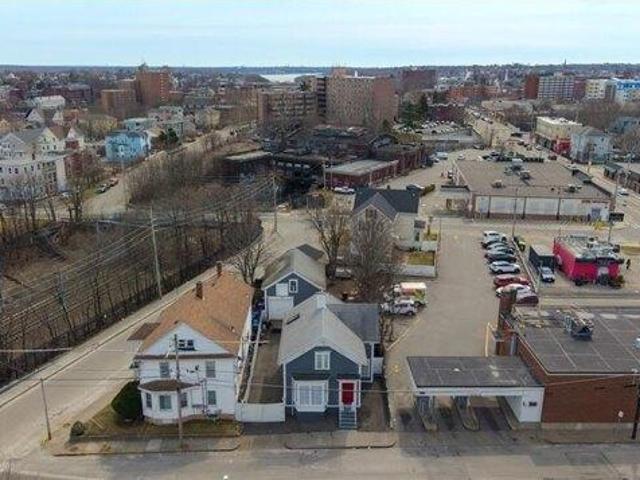 house with 3 bedroom, Central Falls RI ES104008374