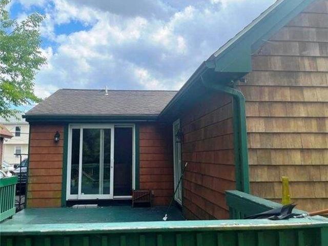house with 3 bedroom, Central Falls RI ES105127509