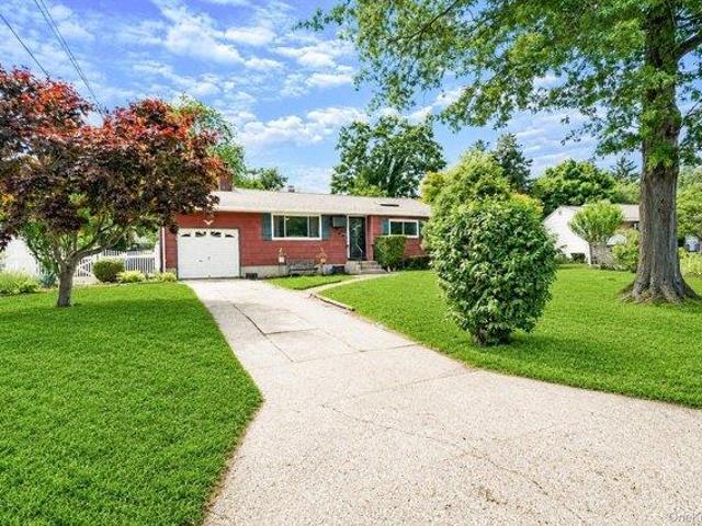 house with 3 bedroom, Central Islip NY ES104902558