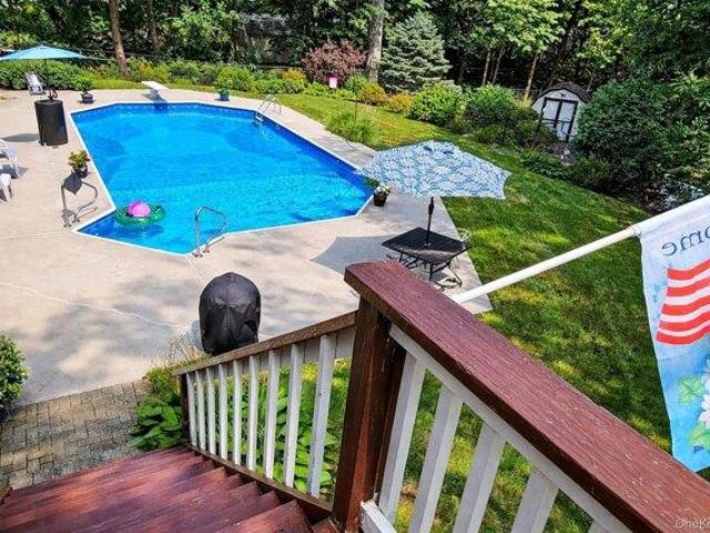 house with 3 bedroom, Central Valley NY DLS101783536