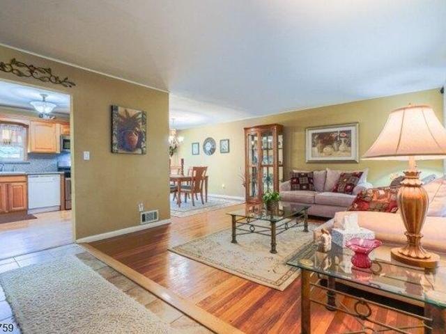house with 3 bedroom, Cedar Grove NJ DLS101603592