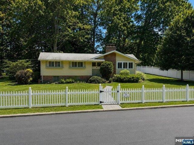 house with 3 bedroom, Cedar Grove NJ DS104374147