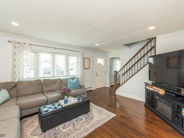 house with 3 bedroom, Cedar Grove NJ ES104833218