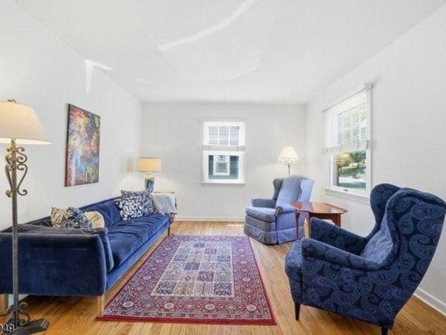 house with 3 bedroom, Chatham NJ DLS102776132