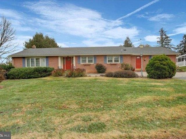 house with 3 bedroom, Chambersburg PA DS88345212