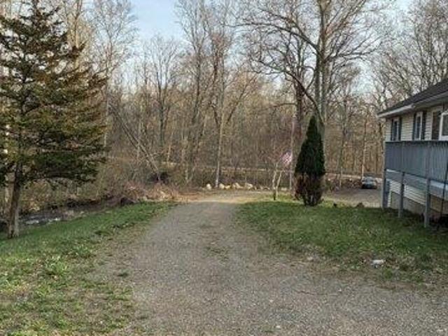 house with 3 bedroom, Chaplin CT DLS102729445