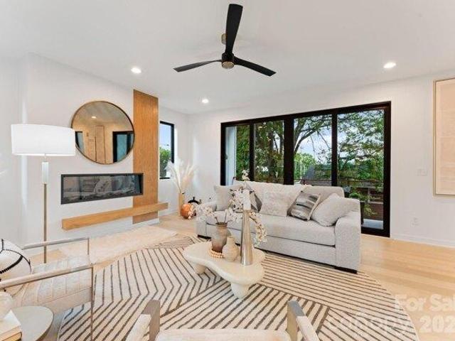 house with 3 bedroom, Charlotte NC ES104898967