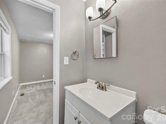 house with 3 bedroom, Charlotte NC ES104901697