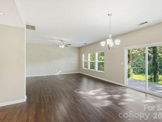 house with 3 bedroom, Charlotte NC ES104908098